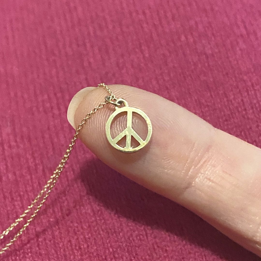 14k Gold Peace Sign Necklace | Mazi New York Jewelry